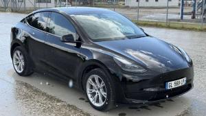 Black Tesla Model Y 2022 in Jonava, with an engine capacity of 0.00 L and mileage of 128 thousand km for 22650 €, photo 12 on AUTOMOTO.COM.LV
