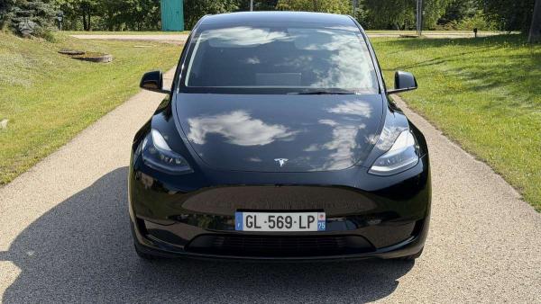 Black Tesla Model Y 2022 in Jonava, with an engine capacity of 0.00 L and mileage of 128 thousand km for 21800 €, photo 1 on AUTOMOTO.COM.LV