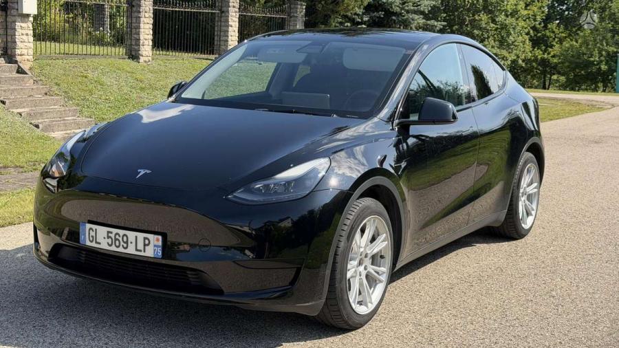 Melns Tesla Model Y 2022 Jonava, ar dzinēja tilpumu 0.00 L un nobraukumu 128 tūkst. km par 21800 €, foto 3 vietnē AUTOMOTO.COM.LV