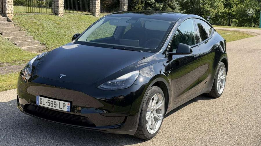 Melns Tesla Model Y 2022 Jonava, ar dzinēja tilpumu 0.00 L un nobraukumu 128 tūkst. km par 21800 €, foto 10 vietnē AUTOMOTO.COM.LV