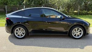 Melns Tesla Model Y 2022 Jonava, ar dzinēja tilpumu 0.00 L un nobraukumu 128 tūkst. km par 21800 €, foto 13 vietnē AUTOMOTO.COM.LV