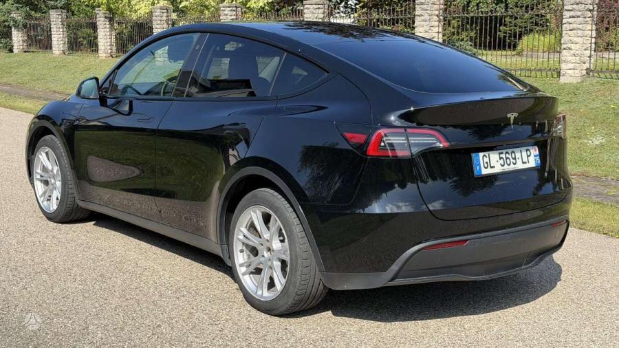 Melns Tesla Model Y 2022 Jonava, ar dzinēja tilpumu 0.00 L un nobraukumu 128 tūkst. km par 21800 €, foto 16 vietnē AUTOMOTO.COM.LV