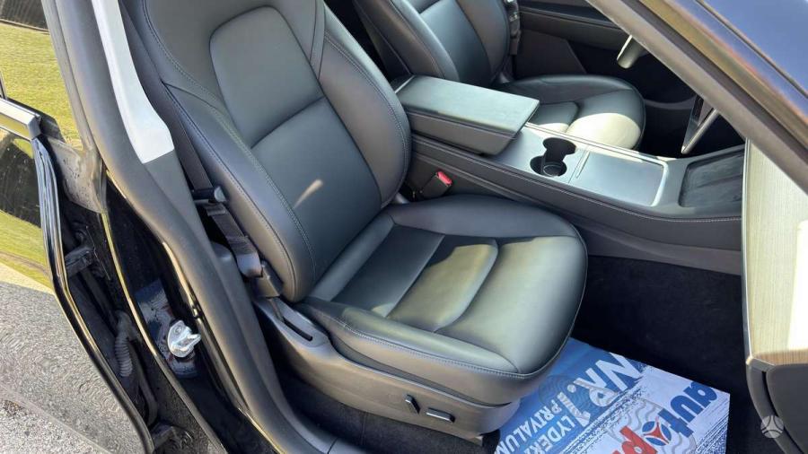 Melns Tesla Model Y 2022 Jonava, ar dzinēja tilpumu 0.00 L un nobraukumu 128 tūkst. km par 21800 €, foto 20 vietnē AUTOMOTO.COM.LV