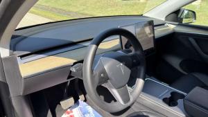 Melns Tesla Model Y 2022 Jonava, ar dzinēja tilpumu 0.00 L un nobraukumu 128 tūkst. km par 21800 €, foto 22 vietnē AUTOMOTO.COM.LV