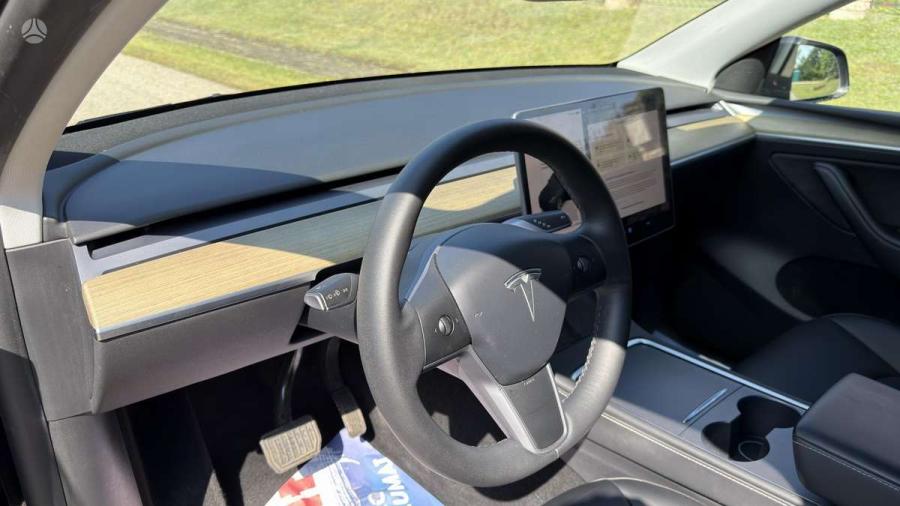 Melns Tesla Model Y 2022 Jonava, ar dzinēja tilpumu 0.00 L un nobraukumu 128 tūkst. km par 21400 €, foto 22 vietnē AUTOMOTO.COM.LV