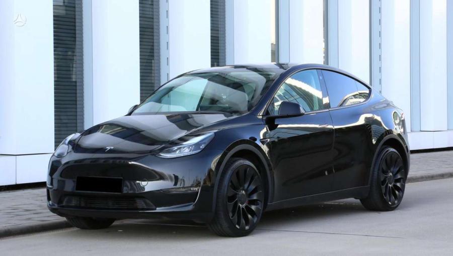 Black Tesla Model Y 2022 in Vilnius, with an engine capacity of 0.00 L and mileage of 80 thousand km for 31000 €, photo 1 on AUTOMOTO.COM.LV