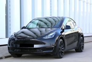Black Tesla Model Y 2022 in Vilnius, with an engine capacity of 0.00 L and mileage of 80 thousand km for 31000 €, photo 3 on AUTOMOTO.COM.LV