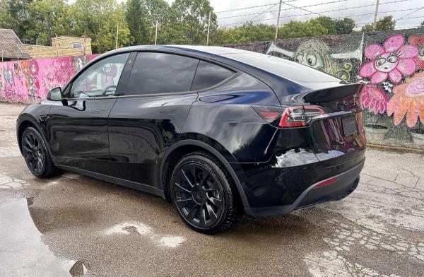 Tesla Model Y 2022 in Siauliai on AUTOMOTO.COM.LV Black Tesla Model Y 2022 in Siauliai, with an engine capacity of 0.00 L and mileage of 58 thousand km for 28900 €, photo 10 on AUTOMOTO.COM.LV