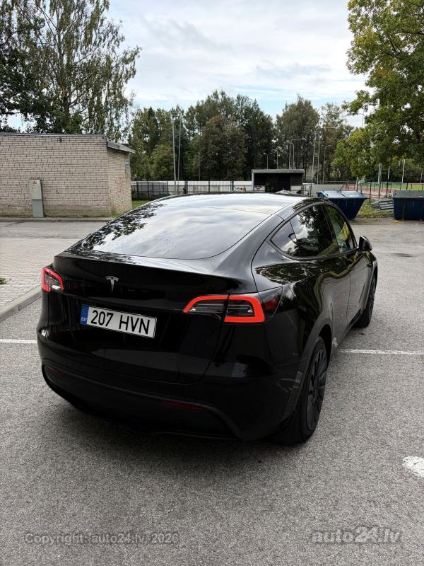 Tesla Model Y 2022 in Tartu on AUTOMOTO.COM.LV Black Tesla Model Y 2022 in Tartu, with an engine capacity of 0.00 L and mileage of 56 thousand km for 39900 €, photo 6 on AUTOMOTO.COM.LV