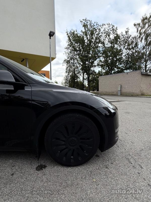 Tesla Model Y 2022 in Tartu on AUTOMOTO.COM.LV Black Tesla Model Y 2022 in Tartu, with an engine capacity of 0.00 L and mileage of 56 thousand km for 39900 €, photo 8 on AUTOMOTO.COM.LV
