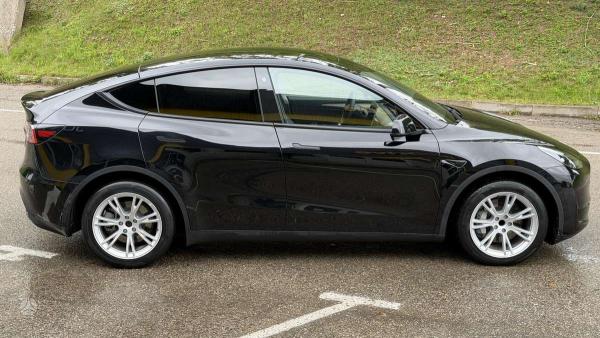 Melns Tesla Model Y 2022 Jonava, ar dzinēja tilpumu 0.00 L un nobraukumu 128 tūkst. km par 19750 €, foto 9 vietnē AUTOMOTO.COM.LV