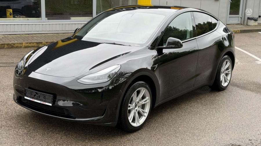 Black Tesla Model Y 2022 in Kaunas, with an engine capacity of 0.00 L and mileage of 128 thousand km for 22600 €, photo 6 on AUTOMOTO.COM.LV