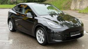 Black Tesla Model Y 2022 in Kaunas, with an engine capacity of 0.00 L and mileage of 128 thousand km for 22600 €, photo 8 on AUTOMOTO.COM.LV