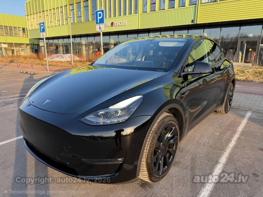 Black Tesla Model Y 2023 in Parnu, with an engine capacity of 0.00 L and mileage of 30 thousand km for 34990 €, photo 1 on AUTOMOTO.COM.LV