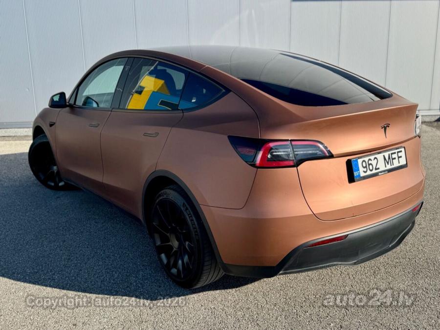 Black Tesla Model Y 2023 in Tartu, with an engine capacity of 0.00 L and mileage of 34 thousand km for 39700 €, photo 4 on AUTOMOTO.COM.LV