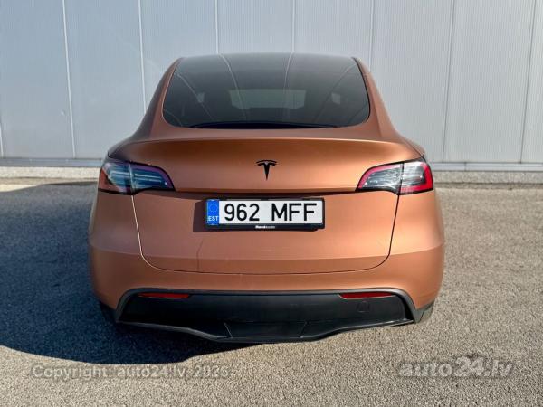 Black Tesla Model Y 2023 in Tartu, with an engine capacity of 0.00 L and mileage of 34 thousand km for 39700 €, photo 6 on AUTOMOTO.COM.LV