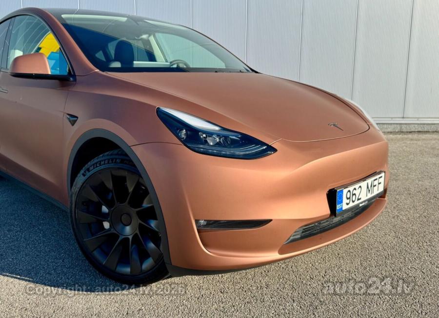 Black Tesla Model Y 2023 in Tartu, with an engine capacity of 0.00 L and mileage of 34 thousand km for 39700 €, photo 8 on AUTOMOTO.COM.LV