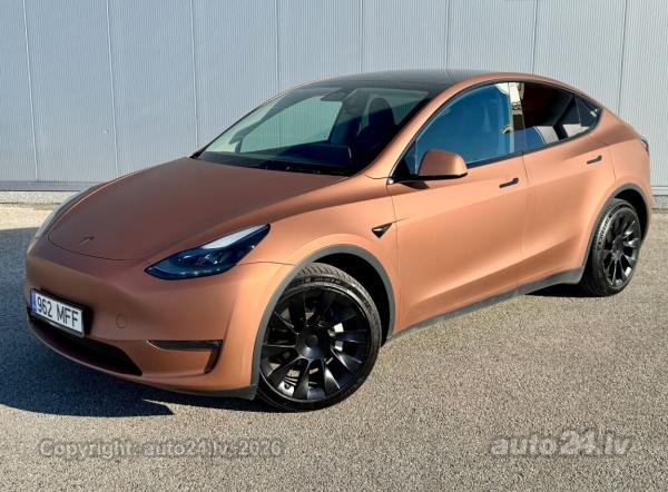 Black Tesla Model Y 2023 in Tartu, with an engine capacity of 0.00 L and mileage of 34 thousand km for 39700 €, photo 2 on AUTOMOTO.COM.LV
