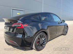 Black Tesla Model Y 2023 in Parnu, with an engine capacity of 0.00 L and mileage of 45 thousand km for 34990 €, photo 7 on AUTOMOTO.COM.LV