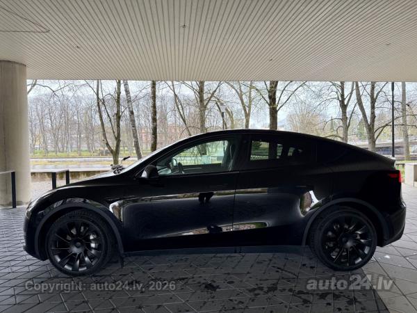 Black Tesla Model Y 2023 in Tartu, with an engine capacity of 0.00 L and mileage of 78 thousand km for 36700 €, photo 10 on AUTOMOTO.COM.LV