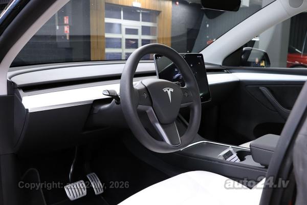 Черный Тесла Модель Y 2023 в Таллин, объемом двигателя 0.00 л и пробегом 70 тыс. км за 39495 €, фото 4 на AUTOMOTO.COM.LV