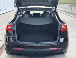 Black Tesla Model Y 2023 in Vilnius, with an engine capacity of 0.00 L and mileage of 77 thousand km for 37700 €, photo 8 on AUTOMOTO.COM.LV