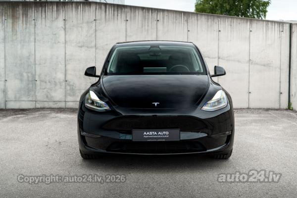 Black Tesla Model Y 2023 in Tartu, with an engine capacity of 0.00 L and mileage of 54 thousand km for 39900 €, photo 5 on AUTOMOTO.COM.LV
