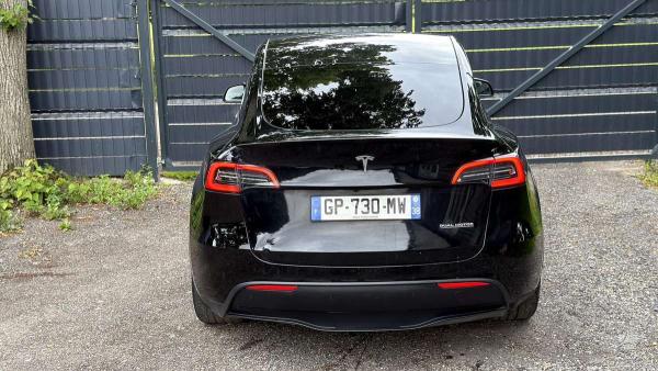 Black Tesla Model Y 2023 in Jonava, with an engine capacity of 0.00 L and mileage of 130 thousand km for 22750 €, photo 6 on AUTOMOTO.COM.LV