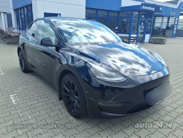 Melns Tesla Model Y 2023 Tallina, ar dzinēja tilpumu 0.00 L un nobraukumu 47 tūkst. km par 40990 €, foto 2 vietnē AUTOMOTO.COM.LV