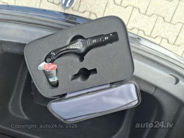 Melns Tesla Model Y 2023 Tallina, ar dzinēja tilpumu 0.00 L un nobraukumu 47 tūkst. km par 40990 €, foto 8 vietnē AUTOMOTO.COM.LV