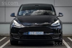 Black Tesla Model Y 2023 in Riga, with an engine capacity of 0.00 L and mileage of 36 thousand km for 36950 €, photo 3 on AUTOMOTO.COM.LV