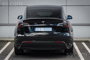 Black Tesla Model Y 2023 in Riga, with an engine capacity of 0.00 L and mileage of 36 thousand km for 36950 €, photo 6 on AUTOMOTO.COM.LV