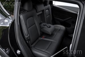 Black Tesla Model Y 2023 in Riga, with an engine capacity of 0.00 L and mileage of 36 thousand km for 36950 €, photo 15 on AUTOMOTO.COM.LV