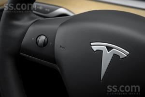 Black Tesla Model Y 2023 in Riga, with an engine capacity of 0.00 L and mileage of 36 thousand km for 36950 €, photo 19 on AUTOMOTO.COM.LV