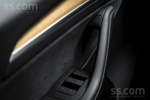 Black Tesla Model Y 2023 in Riga, with an engine capacity of 0.00 L and mileage of 36 thousand km for 36950 €, photo 30 on AUTOMOTO.COM.LV