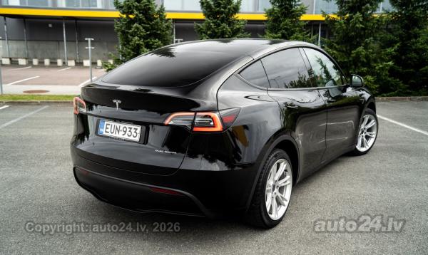 Black Tesla Model Y 2023 in Tallinn, with an engine capacity of 0.00 L and mileage of 261 thousand km for 15500 €, photo 4 on AUTOMOTO.COM.LV