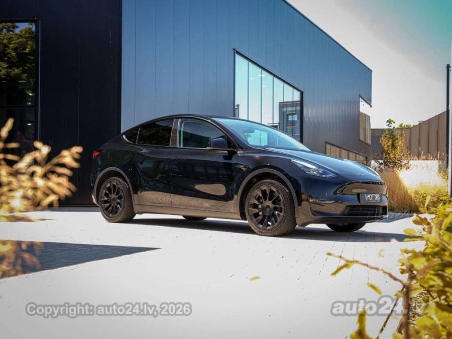 Melns Tesla Model Y 2023 Tartu, ar dzinēja tilpumu 0.00 L un nobraukumu 57 tūkst. km par 39500 €, foto 1 vietnē AUTOMOTO.COM.LV