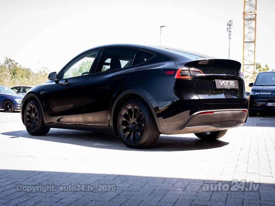 Melns Tesla Model Y 2023 Tartu, ar dzinēja tilpumu 0.00 L un nobraukumu 57 tūkst. km par 39500 €, foto 8 vietnē AUTOMOTO.COM.LV