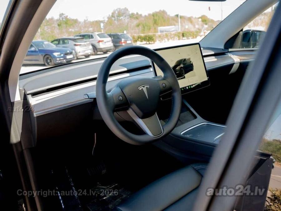 Melns Tesla Model Y 2023 Tartu, ar dzinēja tilpumu 0.00 L un nobraukumu 57 tūkst. km par 39500 €, foto 10 vietnē AUTOMOTO.COM.LV