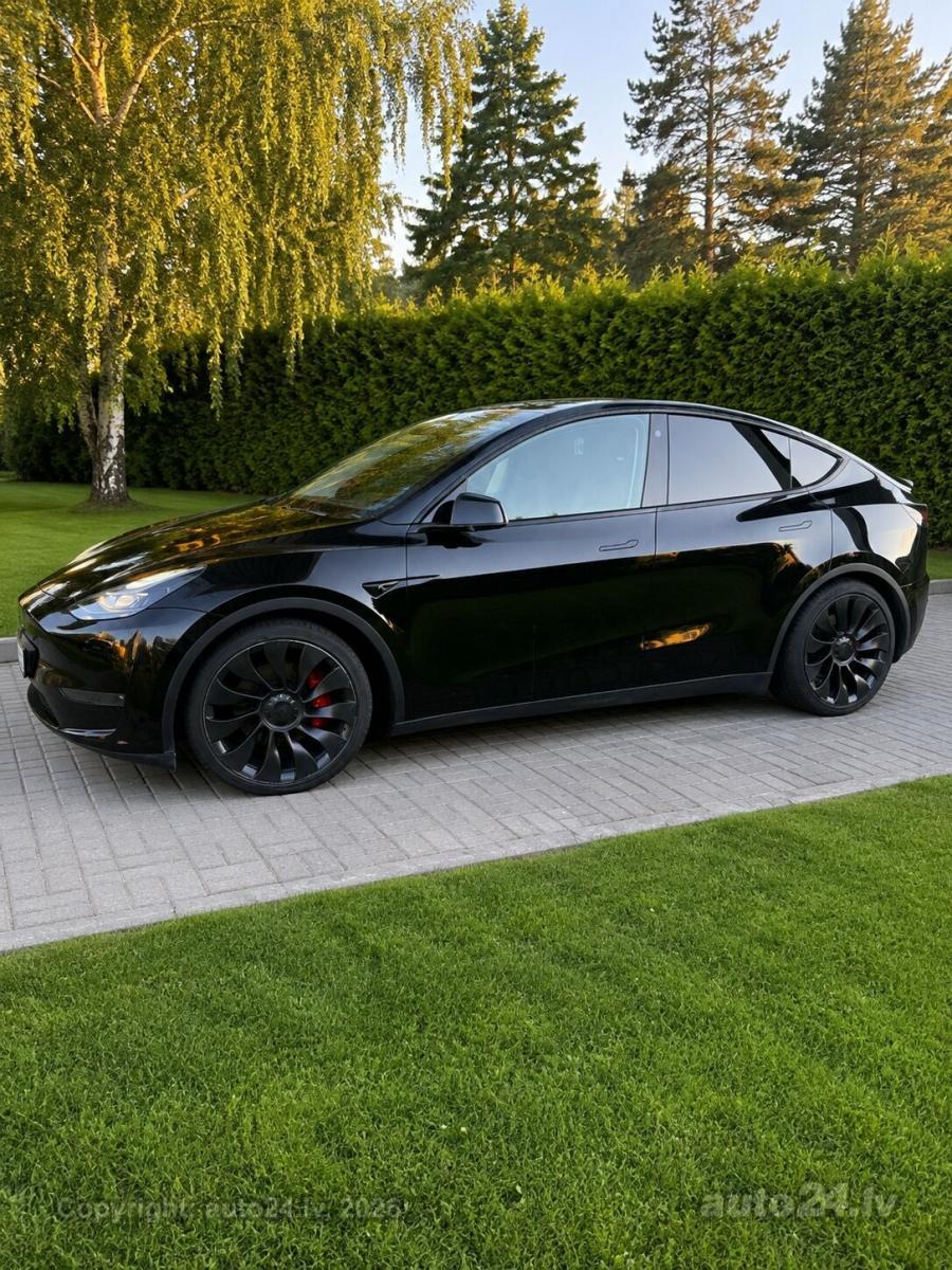 Melns Tesla Model Y 2023 Tallina, ar dzinēja tilpumu 0.00 L un nobraukumu 54 tūkst. km par 40000 €, foto 8 vietnē AUTOMOTO.COM.LV