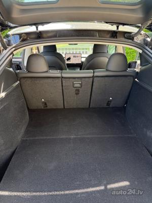 Melns Tesla Model Y 2023 Tallina, ar dzinēja tilpumu 0.00 L un nobraukumu 54 tūkst. km par 40000 €, foto 10 vietnē AUTOMOTO.COM.LV