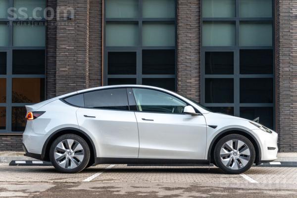 Melns Tesla Model Y 2023 Rīga, ar dzinēja tilpumu 0.00 L un nobraukumu 111 tūkst. km par 34500 €, foto 10 vietnē AUTOMOTO.COM.LV