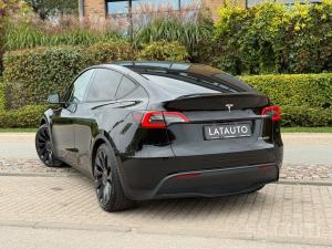 Melns Tesla Model Y 2023 Rīga, ar dzinēja tilpumu 0.00 L un nobraukumu 116 tūkst. km par 33995 €, foto 13 vietnē AUTOMOTO.COM.LV