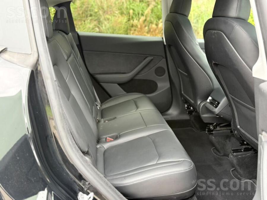 Melns Tesla Model Y 2023 Rīga, ar dzinēja tilpumu 0.00 L un nobraukumu 116 tūkst. km par 33995 €, foto 24 vietnē AUTOMOTO.COM.LV