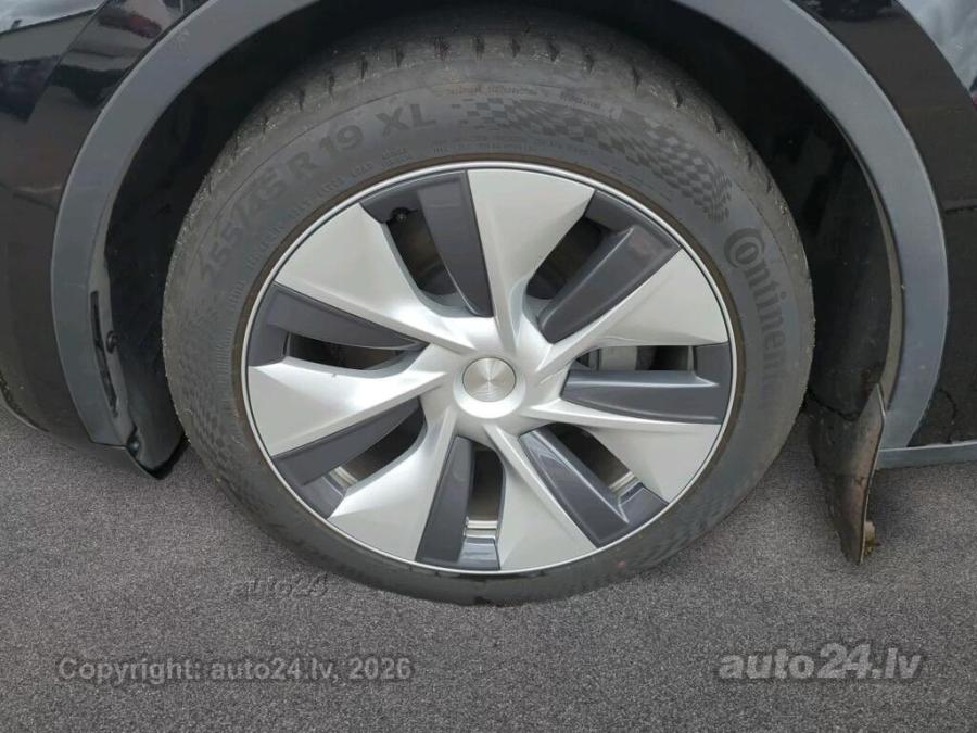 Melns Tesla Model Y 2024 Tallina, ar dzinēja tilpumu 0.00 L un nobraukumu 61 tūkst. km par 39990 €, foto 14 vietnē AUTOMOTO.COM.LV