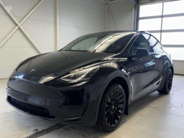 Melns Tesla Model Y 2024 Radviliškis, ar dzinēja tilpumu 0.00 L un nobraukumu 67 tūkst. km par 24986 €, foto 1 vietnē AUTOMOTO.COM.LV