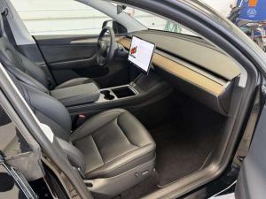 Melns Tesla Model Y 2024 Radviliškis, ar dzinēja tilpumu 0.00 L un nobraukumu 67 tūkst. km par 24986 €, foto 26 vietnē AUTOMOTO.COM.LV