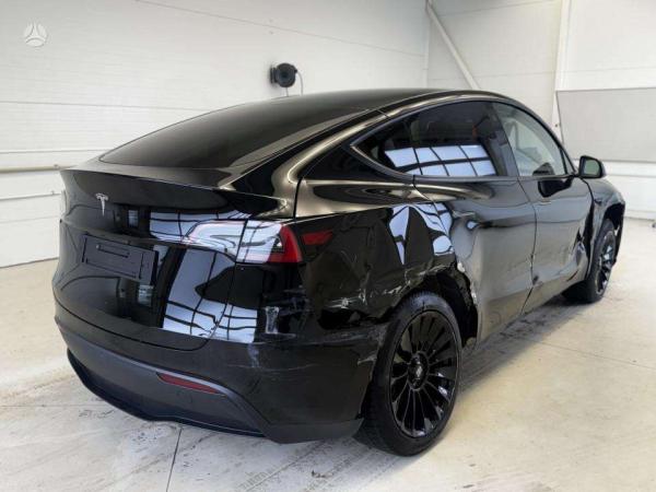 Melns Tesla Model Y 2024 Radviliškis, ar dzinēja tilpumu 0.00 L un nobraukumu 67 tūkst. km par 24744 €, foto 6 vietnē AUTOMOTO.COM.LV
