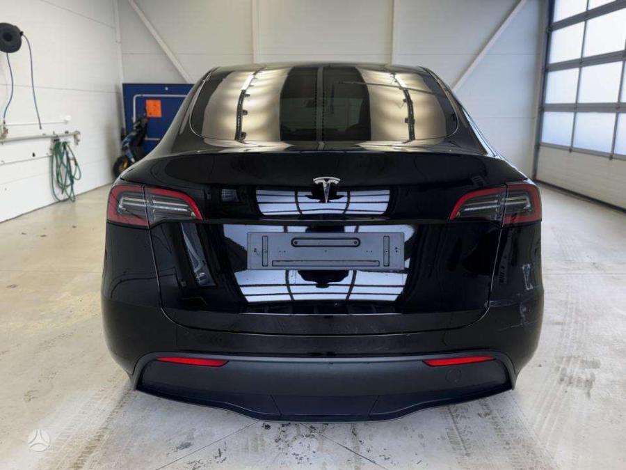 Melns Tesla Model Y 2024 Radviliškis, ar dzinēja tilpumu 0.00 L un nobraukumu 67 tūkst. km par 24744 €, foto 8 vietnē AUTOMOTO.COM.LV