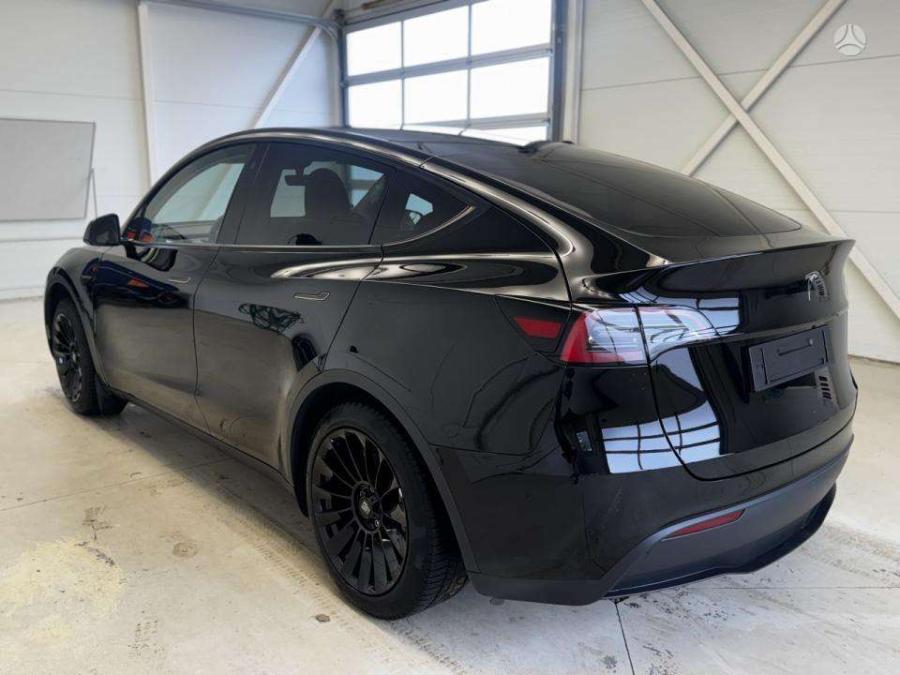 Melns Tesla Model Y 2024 Radviliškis, ar dzinēja tilpumu 0.00 L un nobraukumu 67 tūkst. km par 24744 €, foto 9 vietnē AUTOMOTO.COM.LV